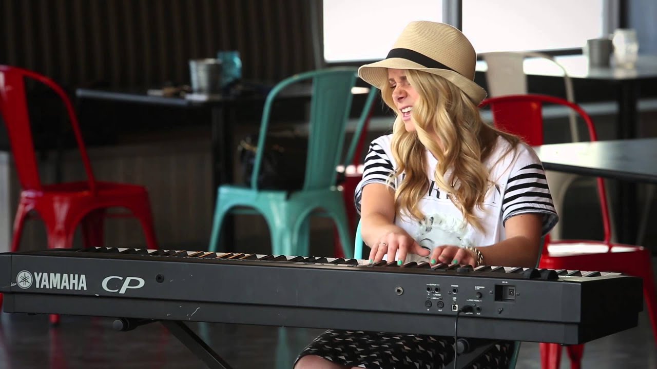 BURN (Ellie Goulding) - JILLIAN INNES Live Cover - YouTube