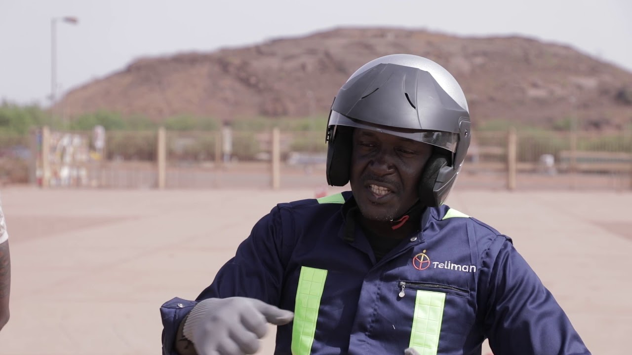 Teliman, le tout premier service de taxi-moto au Mali - YouTube