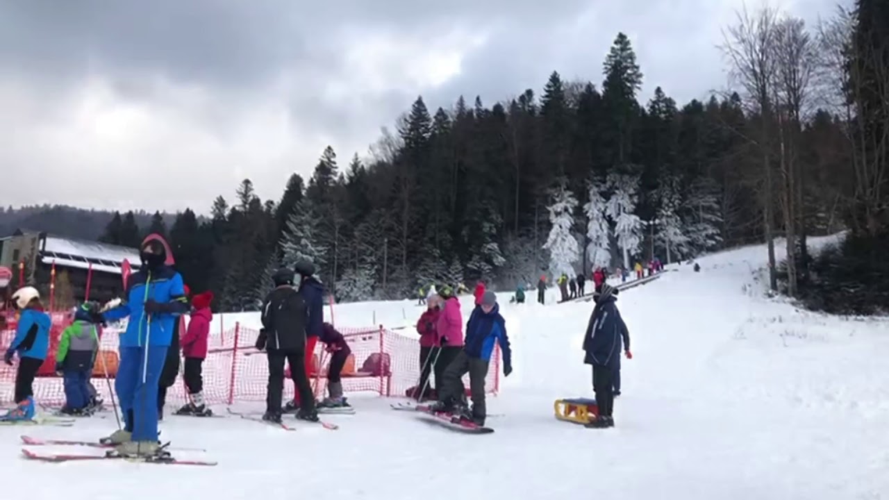 Distractie pe partie, la Azuga - YouTube