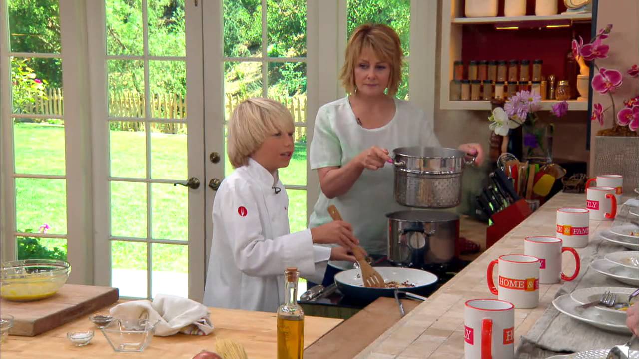Home & Family - Jack Witherspoon Cooks Spaghetti Carbonara - YouTube