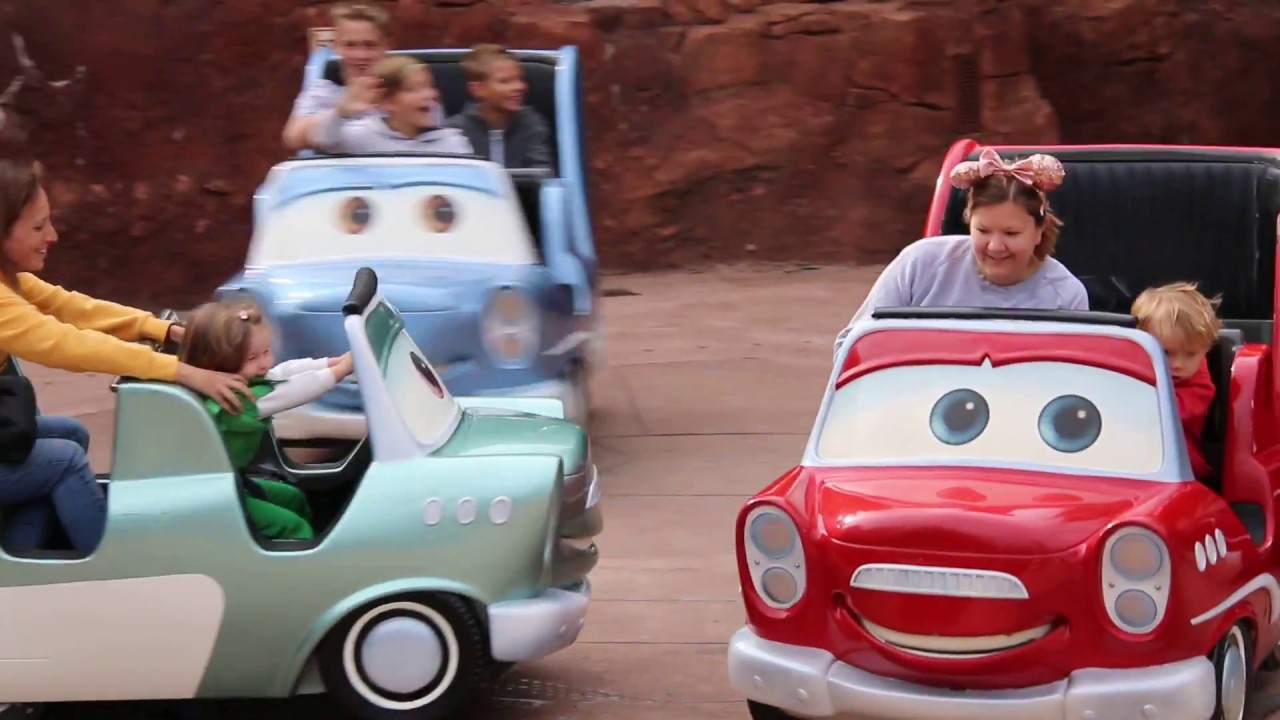 DISNEYLAND PARIS - CARS QUATRE ROUES RALLYE - RACE RALLY [CHLOE 08/18 ...