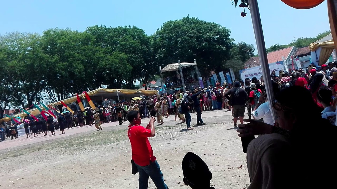 Delegasi Keraton Sumedang Larang FKN Cirebon 2017 - YouTube
