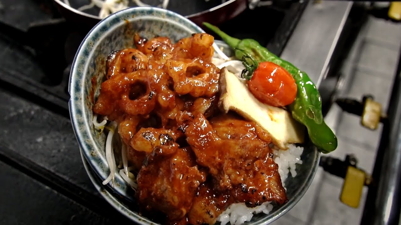 [Inside the Kitchen] Korean Tteokgalbi and Daechang(beef large ...