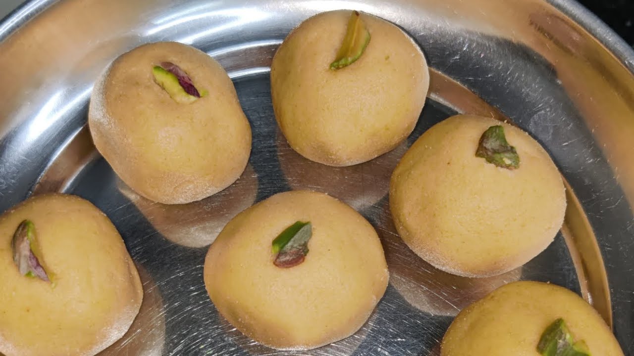 २ चिज से बनाई मिठाई , 2 chij se bnai mithai 😍😘😘#magdal #laddu #sweet # ...