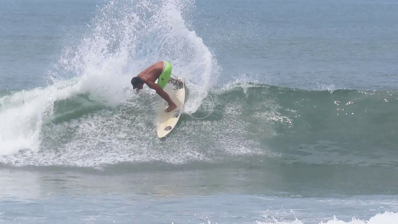 Perfect size Medewi point break, 24 November 2022 - YouTube