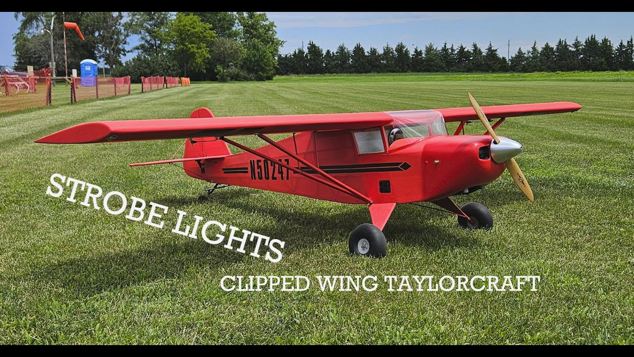 Strobe Lights on Clipped Wing Taylorcraft - YouTube