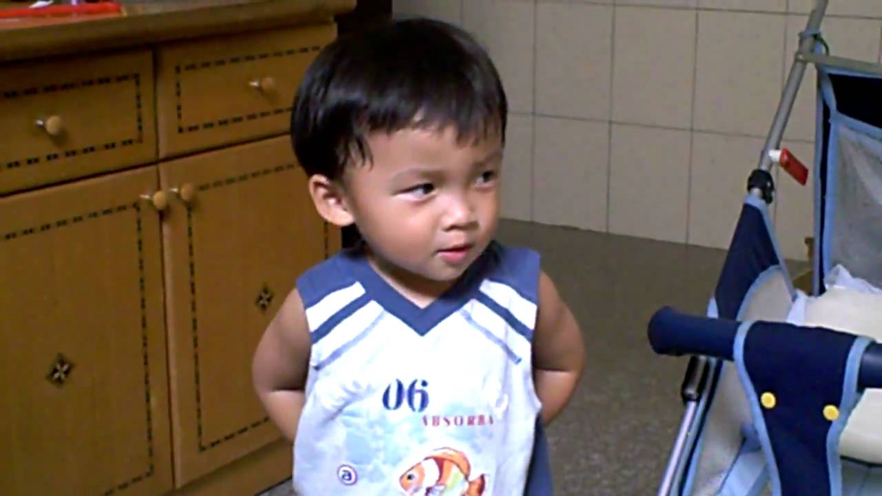 Reciting a Children's Poem in Hakka - YouTube