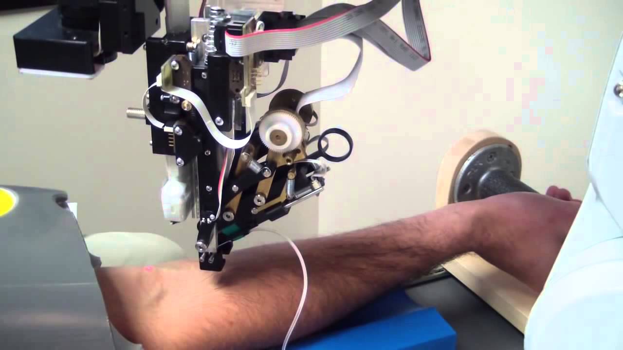 Veebot : Le robot vampire !!! - YouTube