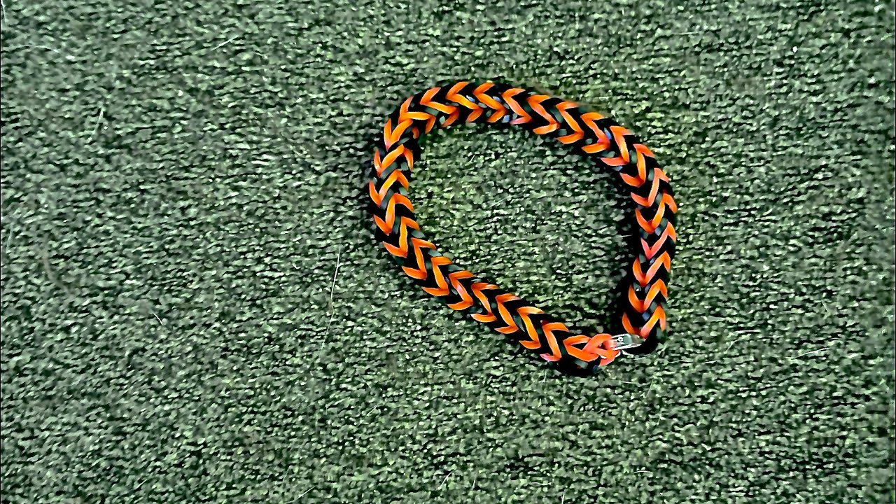 Fish tale rubber band bracelet - YouTube