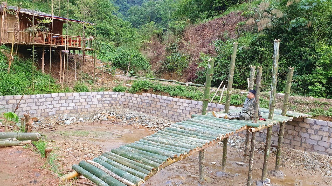 Finished assembling the bamboo bridge over the fish pond - Episode 28 ...