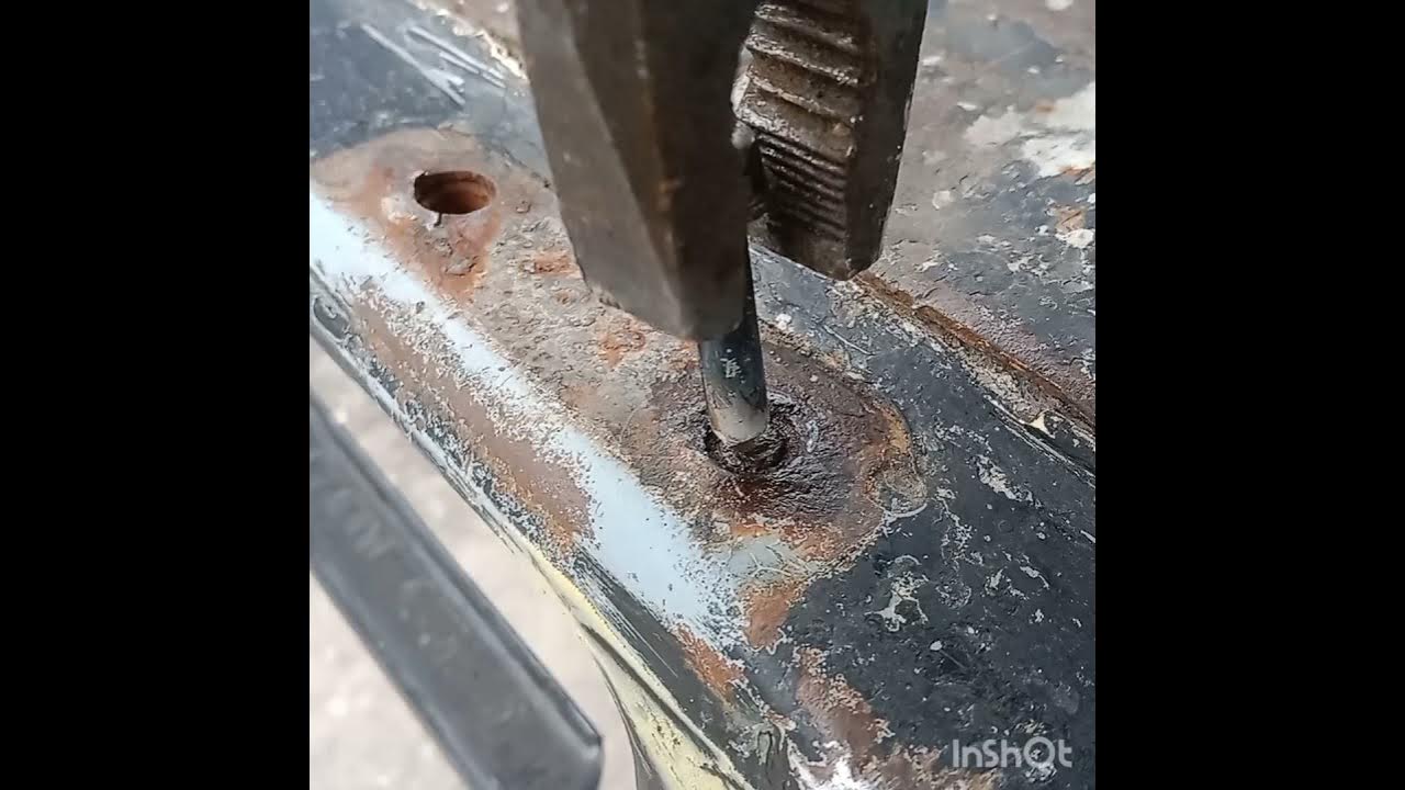 cara mudah membuka baut yang patah dan sudah karatan - YouTube