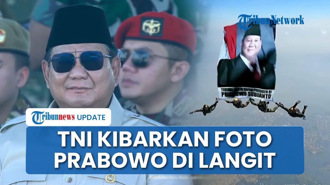 Detik-detik Foto Raksasa Prabowo Berkibar di Langit Batujajar ...