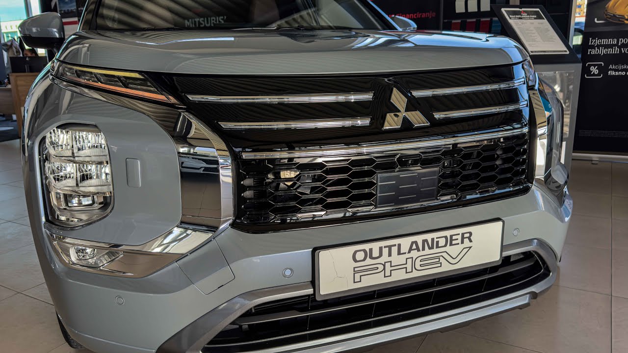 Prvi vtis: Mitsubishi Outlander PHEV - YouTube