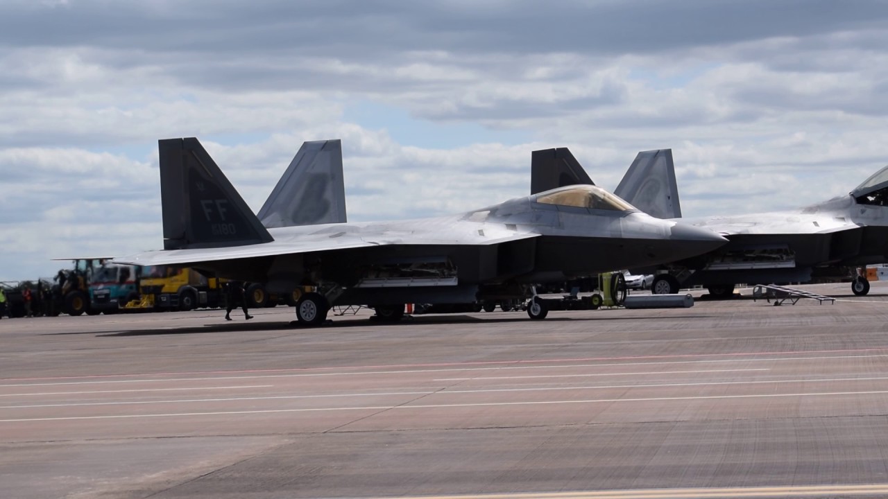 USAF F-22 engine start up RIAT 2017 - YouTube