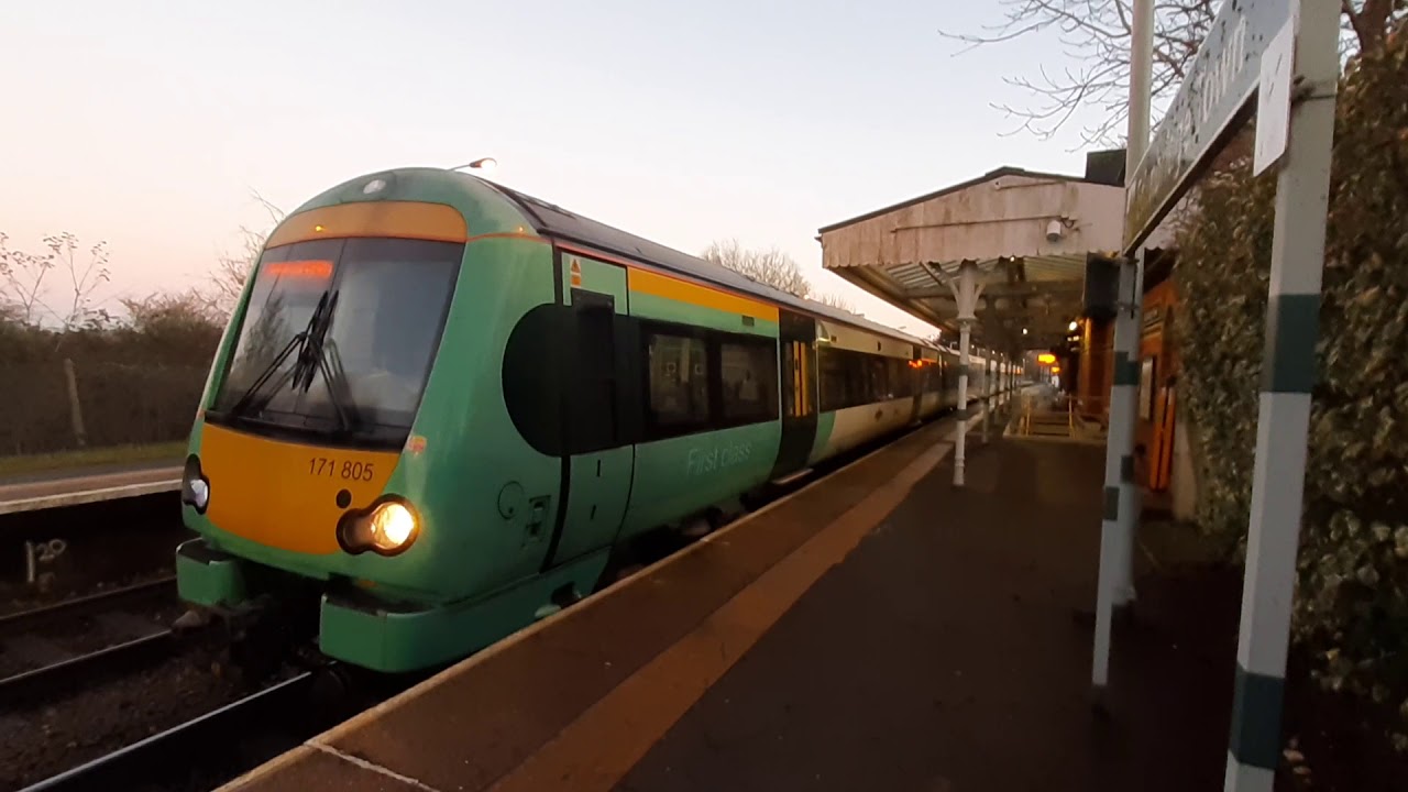 Southern Class 171 Departing Edenbridge Town - YouTube