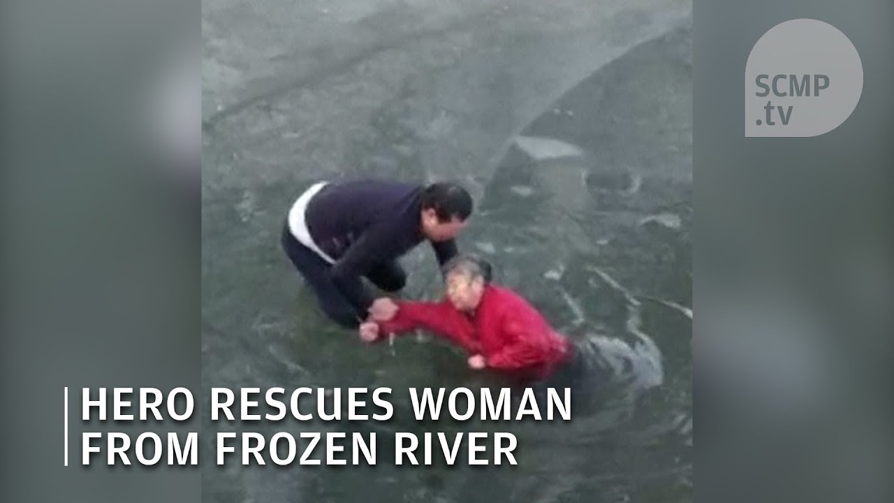 Hero rescues elderly woman from river in Hebei China - YouTube