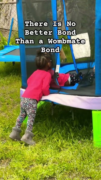 The Cutest Twin Sisters Sharing Kisses Sibling Bond Twingirls Siblinglove Youtube