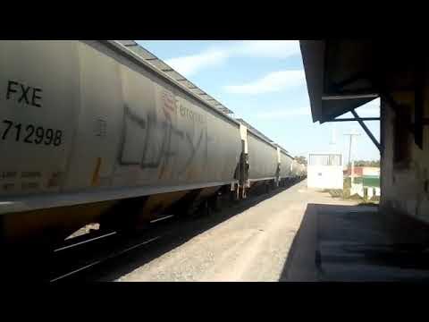 fxe 4082 sd70ace convoy granolero de tolvas pasando antigua estación salamanca - YouTube