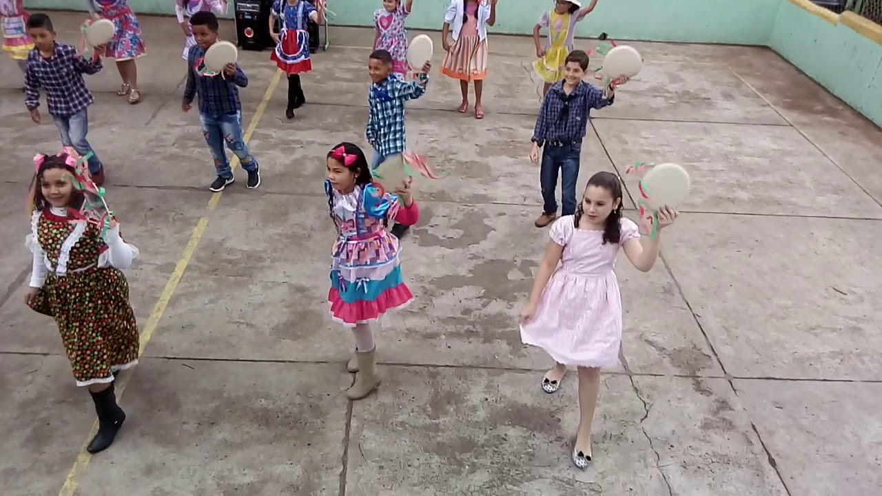 Dança da Tapioca - Festa Junina Comendador 2018. - YouTube