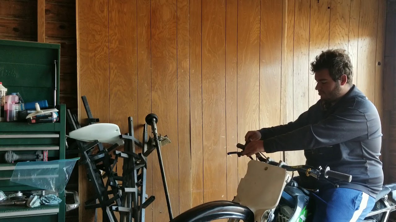 How to adjust your handle bars - YouTube