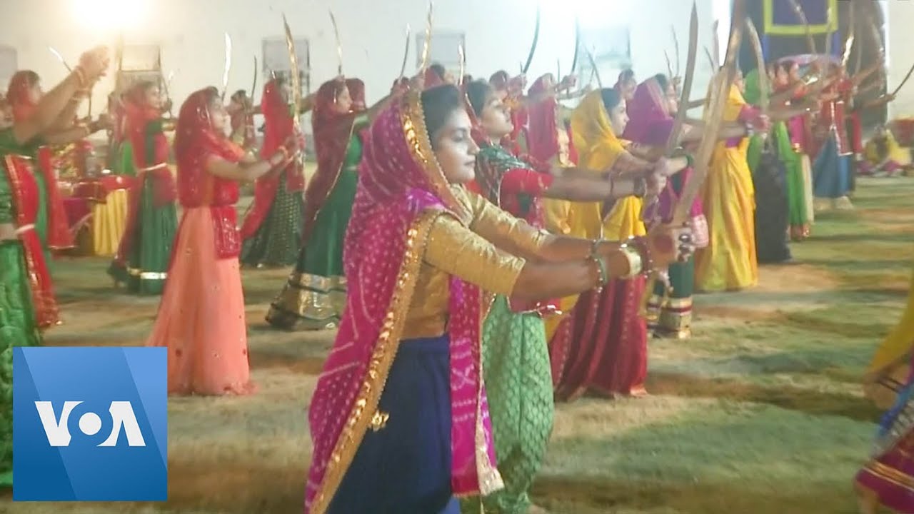 Women Dance With Swords During Weapons Worship Ceremony in India - YouTube