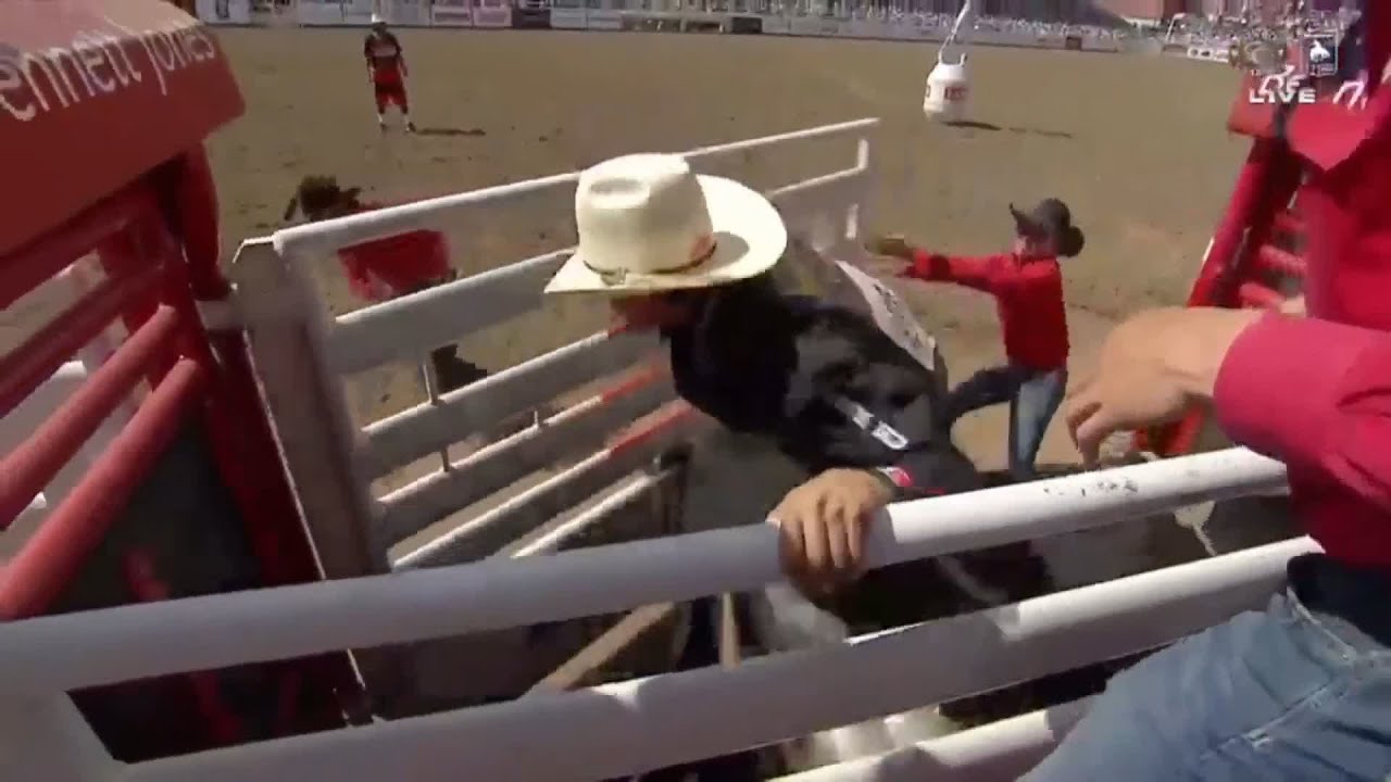 Ky Hamilton on Outlaw Buckers Billy Big Rigger for 71 pts | Calgary ...