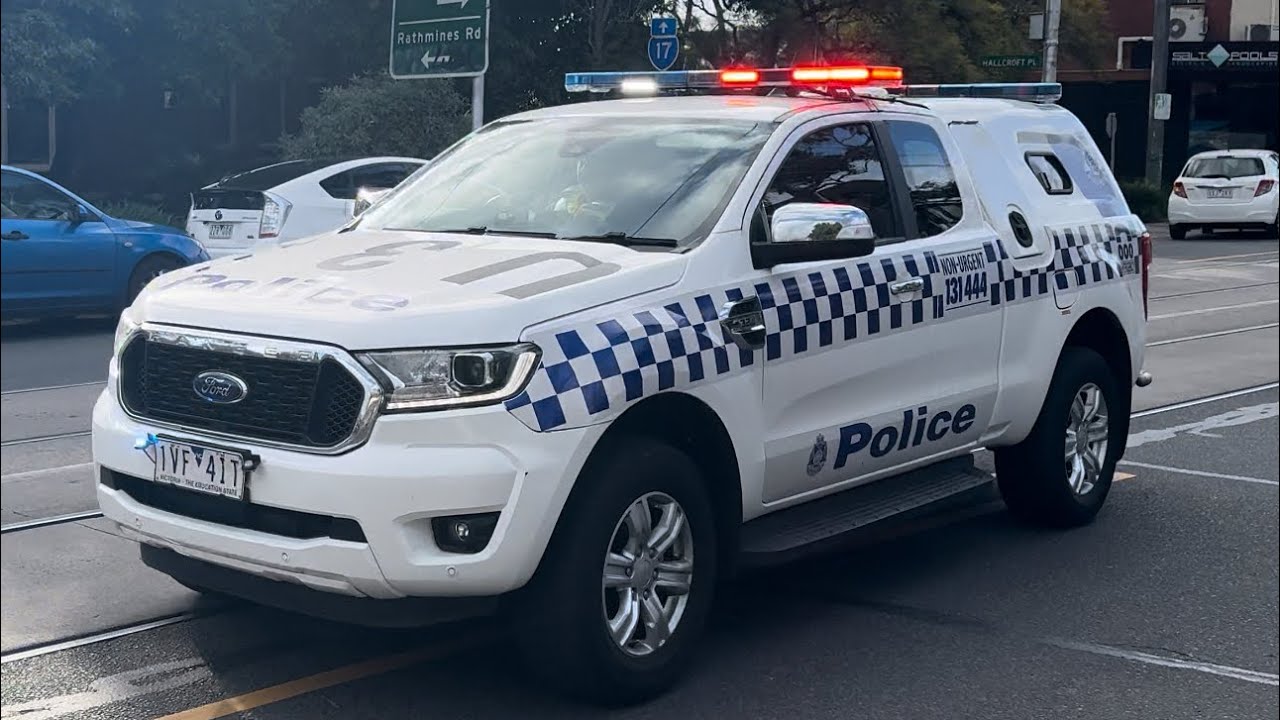 VICPOL | Booroondara GD Ford Ranger Divvy Responding P1 to Incident in ...