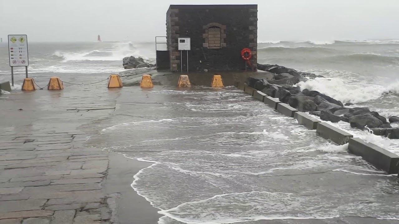 Crazy Weather at Poolbeg Lighthouse with Security forced to close off ...