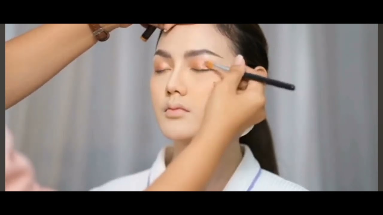 Thai Bride's Stunning Wedding Makeup Transformation 🤩🤩 - YouTube