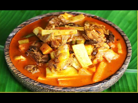 Cambodian Chicken Curry [សម្លរការី] - YouTube