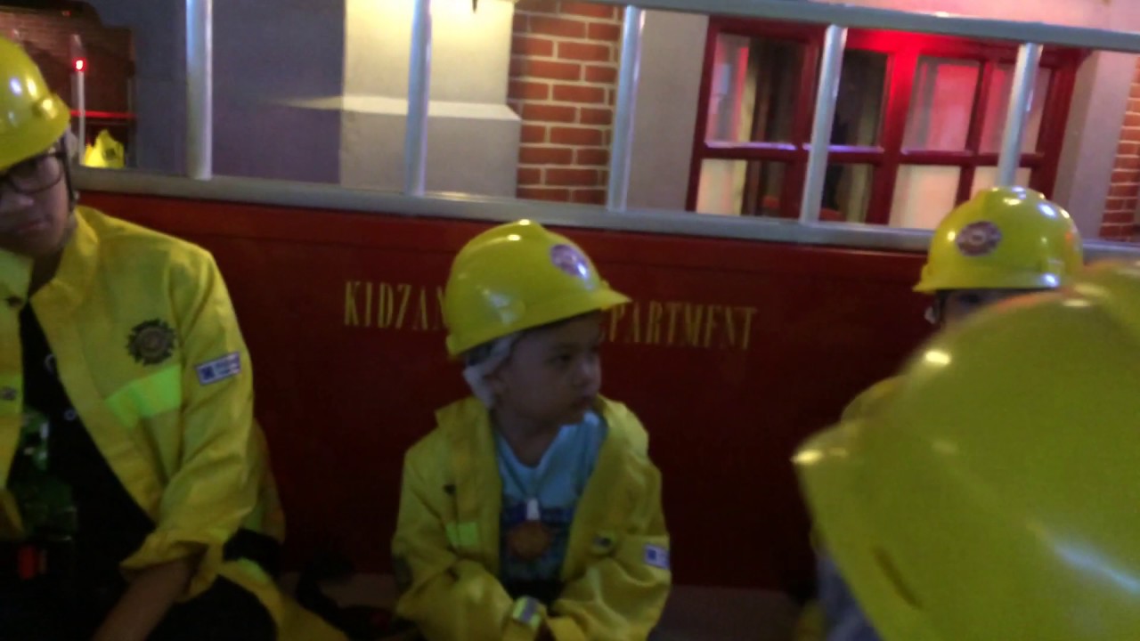 Kidzania @ Fire Truck - YouTube