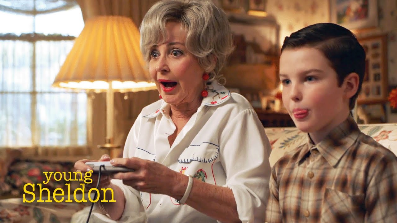 Meemaw and Sheldon Become Hardcore Gamers | Young Sheldon - YouTube