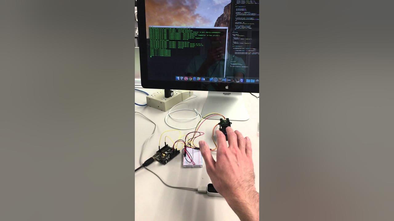 Leap Motion Arduino: IR Proximity Sensor - YouTube