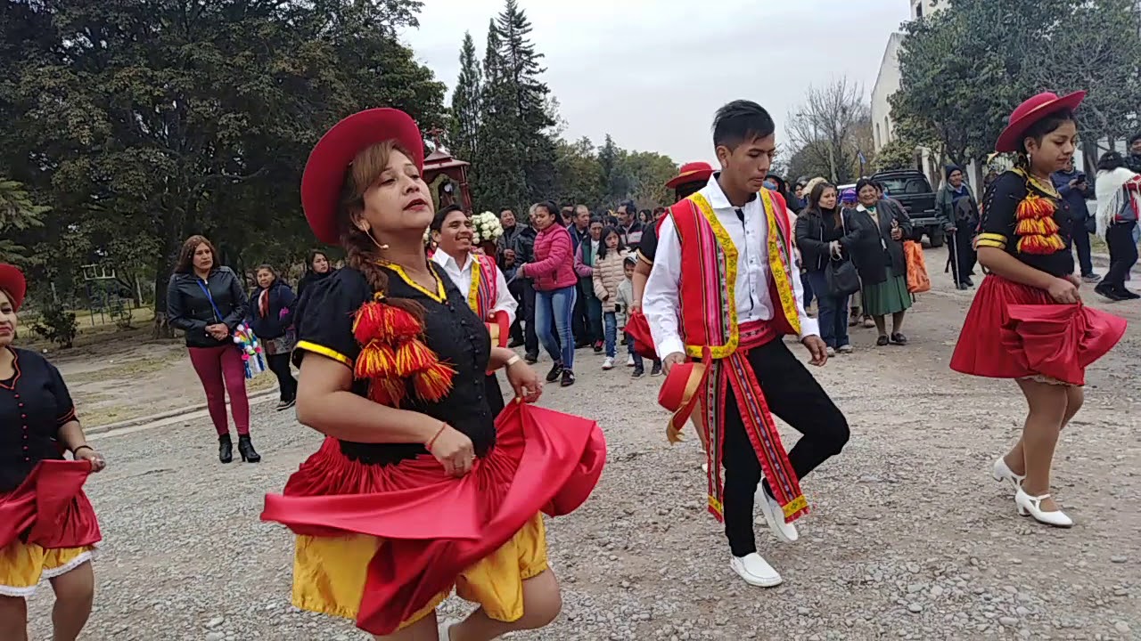 Los cholos. Y sus Consentidas 2018 primer baile - YouTube