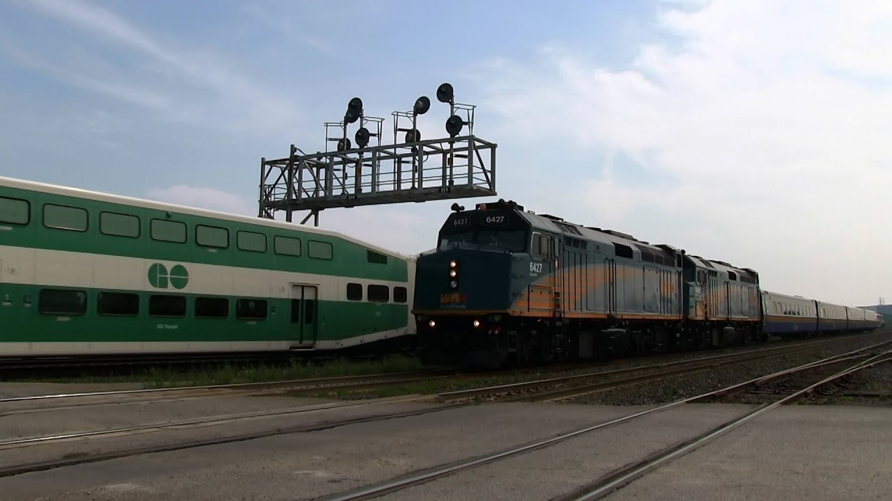 GO 615 met VIA 6427 at Whitby (06JUL2013) - YouTube