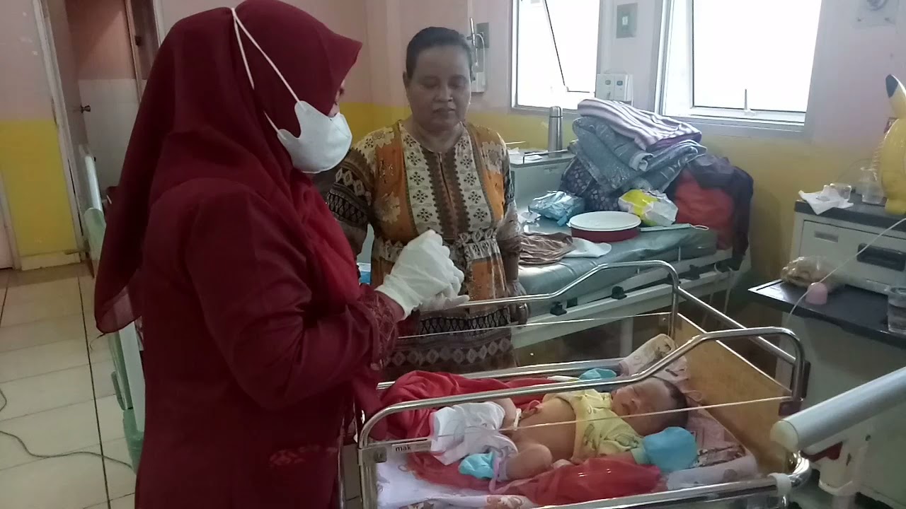 perawatan tali pusat pada bayi baru lahir - YouTube