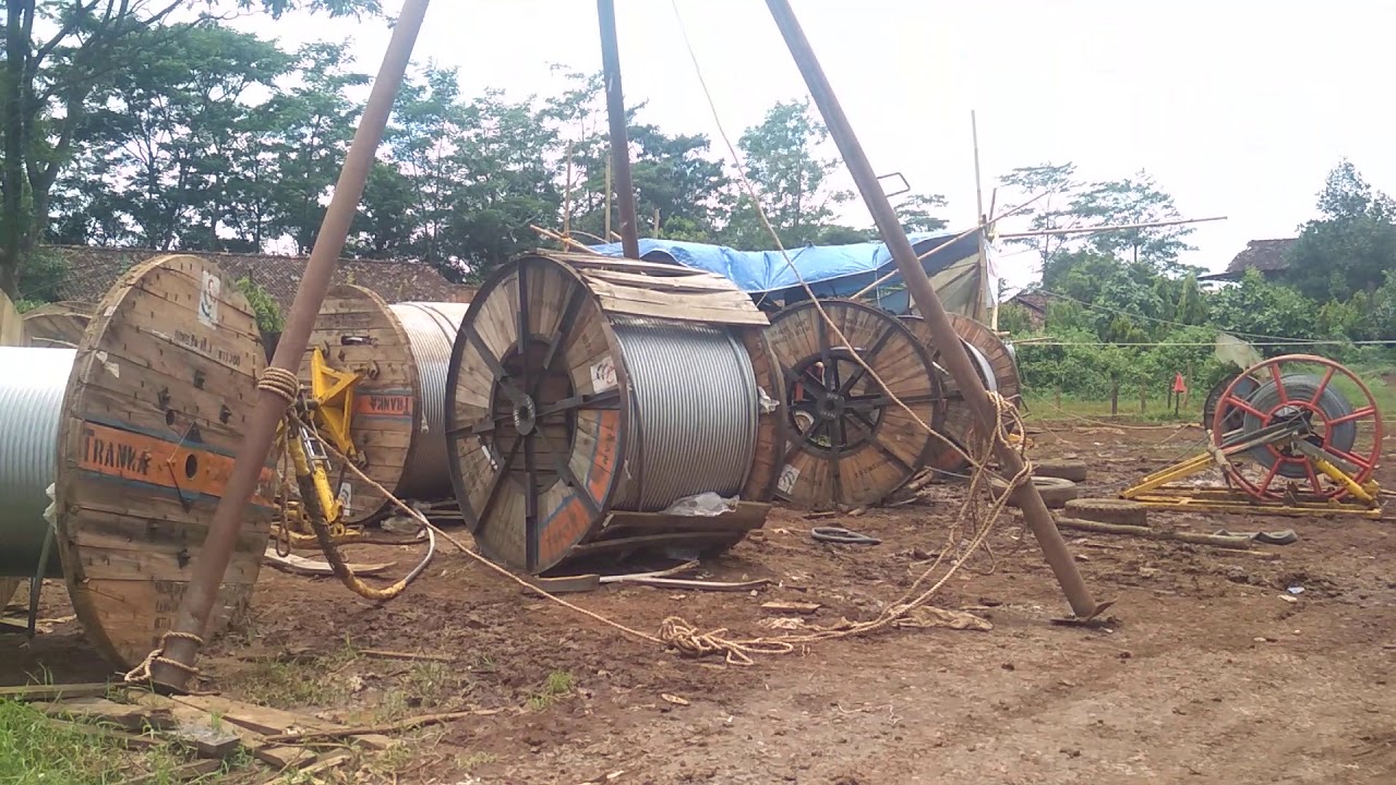 PEMASANGAN KABEL SUTET DI KUDUS - YouTube