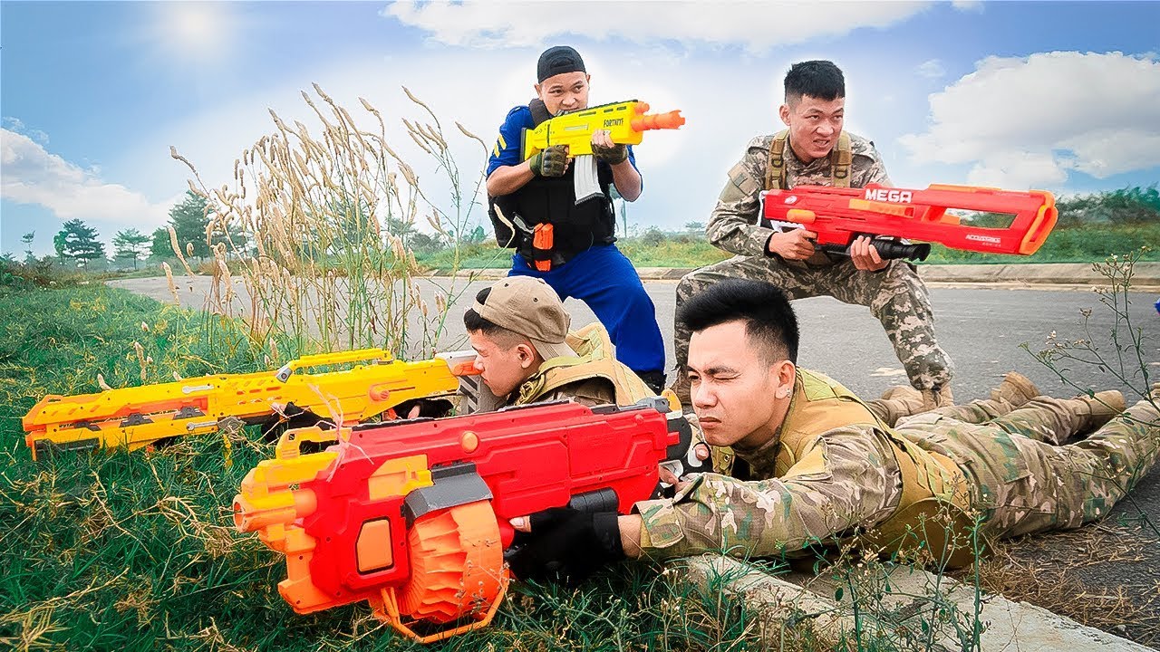 Battle Nerf War: Blue Police Nerf Guns Robbers Group SAS X Rescuing ...