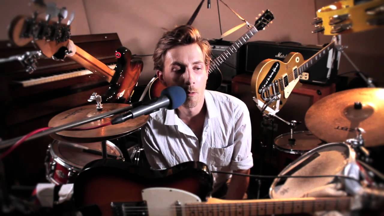 Dan Michaelson and the Coastguards - 'love lends a hand' - YouTube