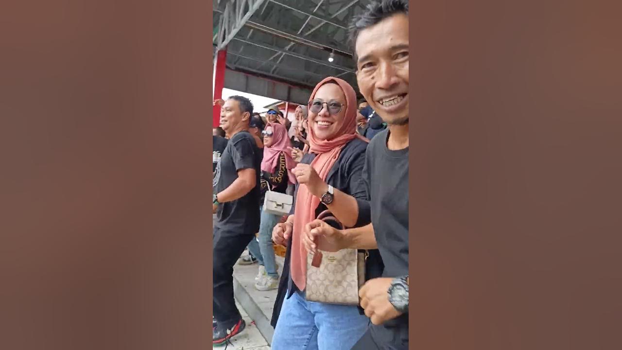 Performance Alumni SMPN 2 SAMBAS 1998 - YouTube