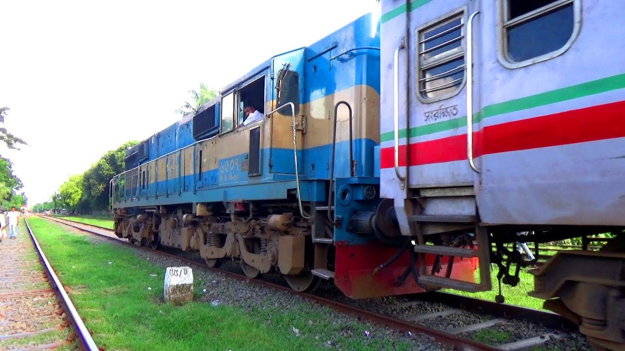 Khulna Bound Rupsha Express Departing Jessore Junction Railway Station ...