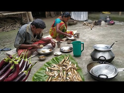 how mina tribe couple cook river smal fish curry with Nepal | Himalayan ...