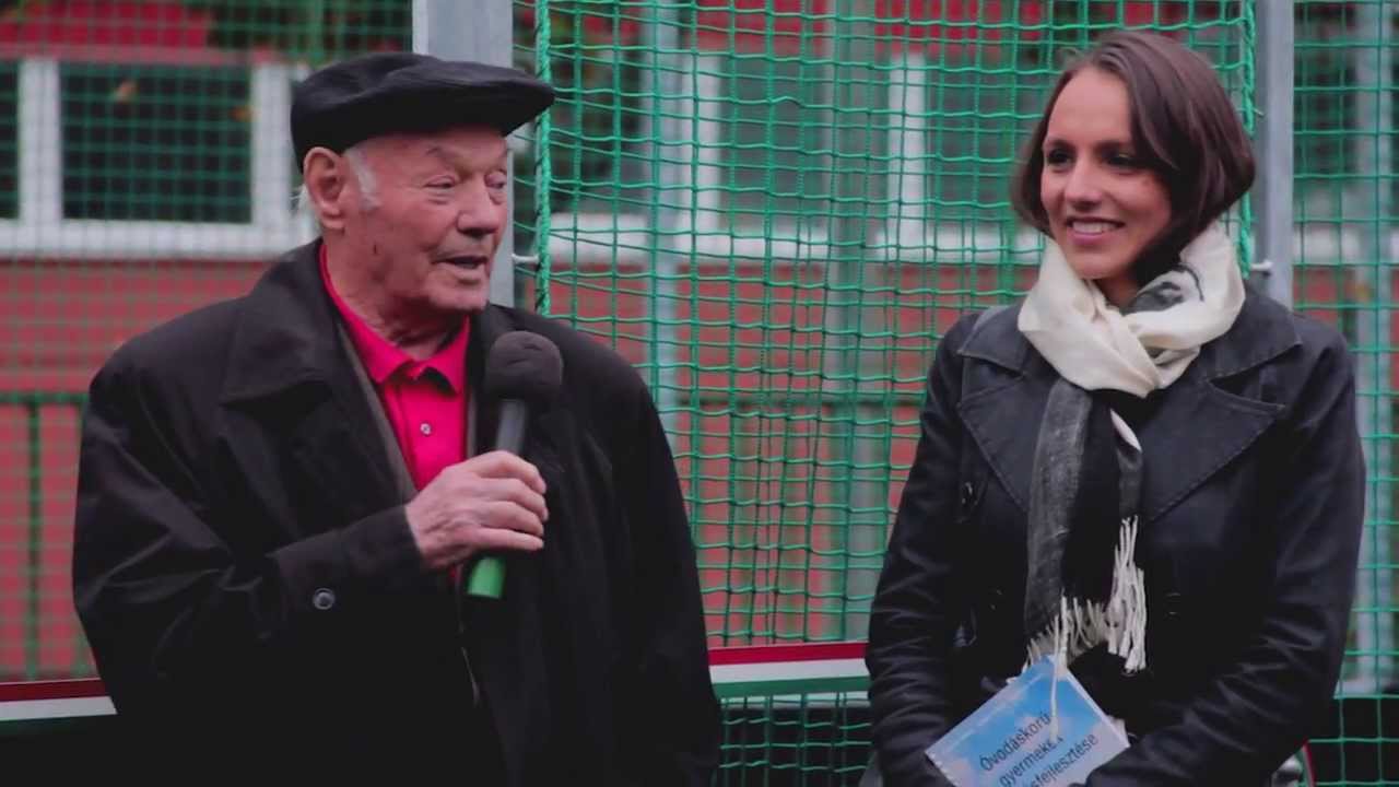 Győri Ovi-Foci pálya átadás Buzánszky Jenővel - YouTube