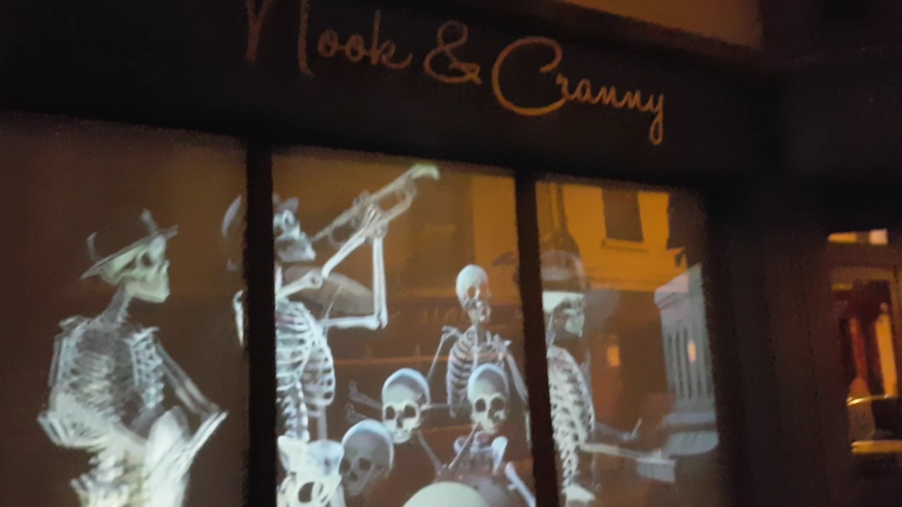 Nook & Cranny Halloween Window - YouTube