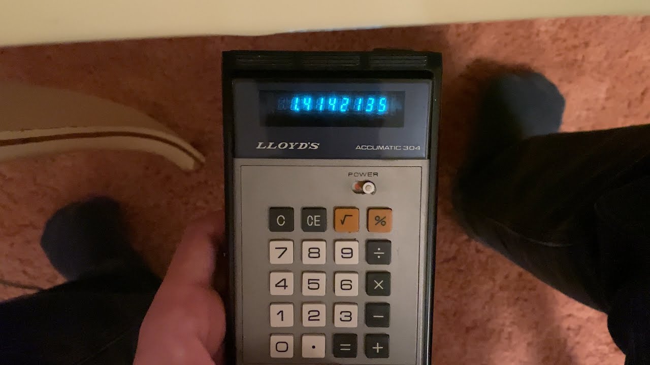 1974 calculator: Lloyd's ACCUMATIC 304 (E304) - YouTube