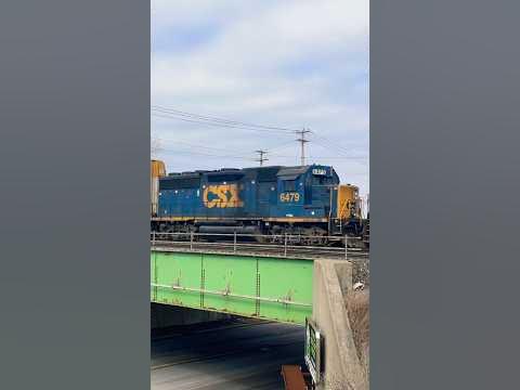CSX switcher trailing on a CSX manifest - YouTube