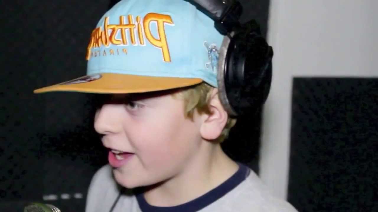 Week van het geld 2014 (Kids rappen erop los.) - YouTube Music