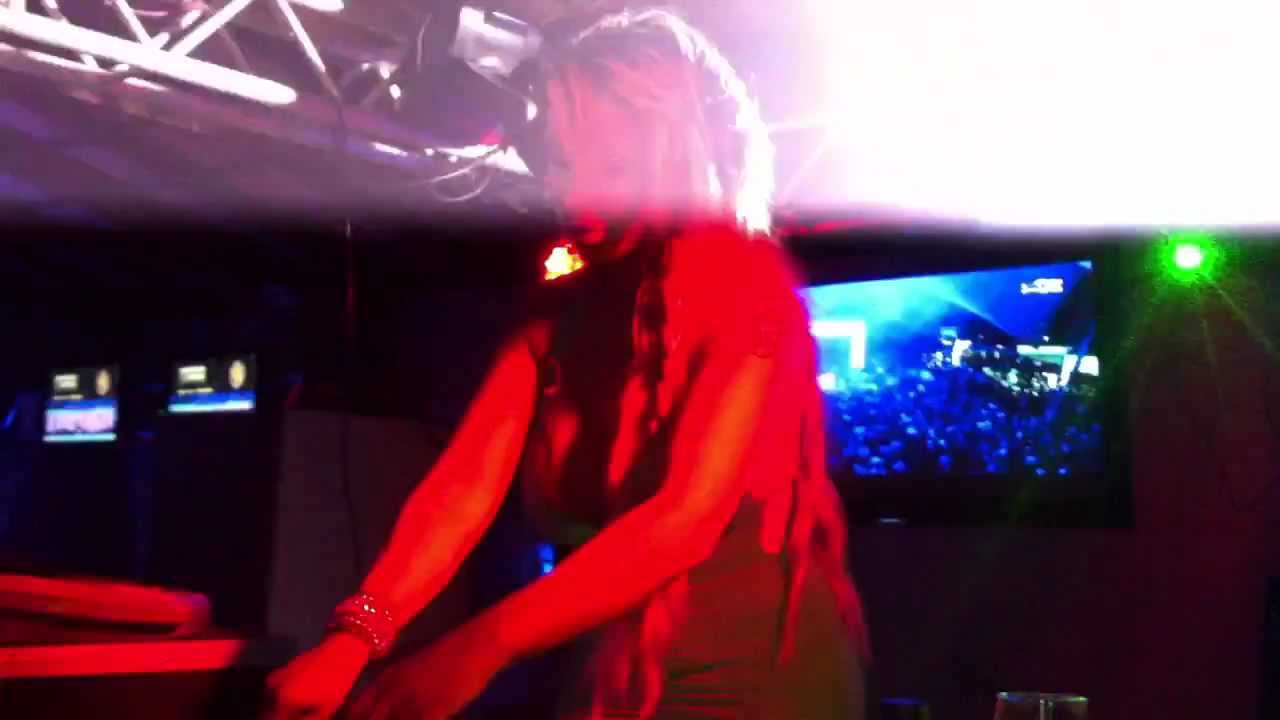 DJ SABRINA BOING BOING, CARNAVAL 2012 FAZENDA MATINHA - YouTube