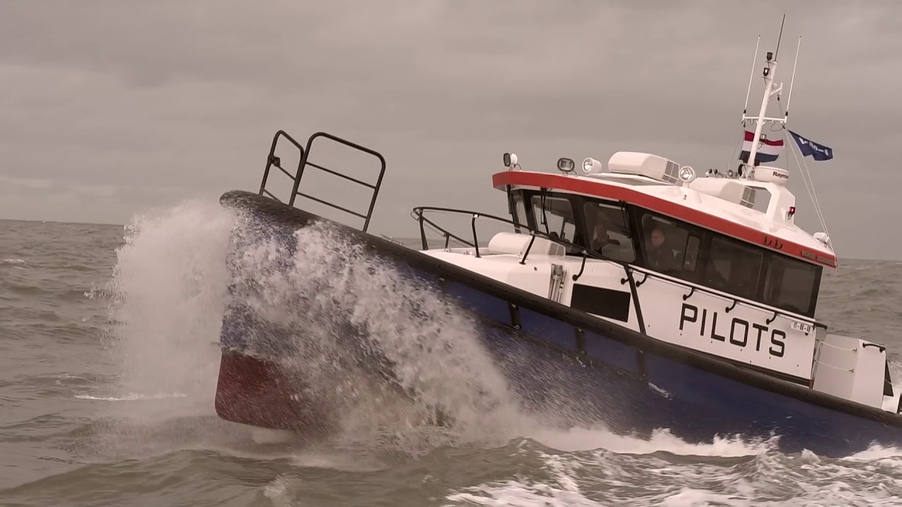 Damen Stan Pilot 1605 FRP - YouTube