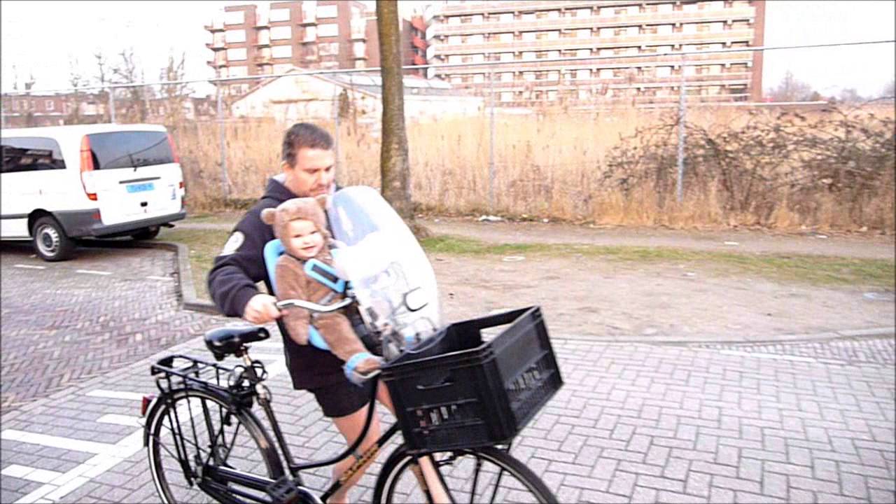 Oliva's 1st time on a Dutch bike with Mama & Papa! - YouTube